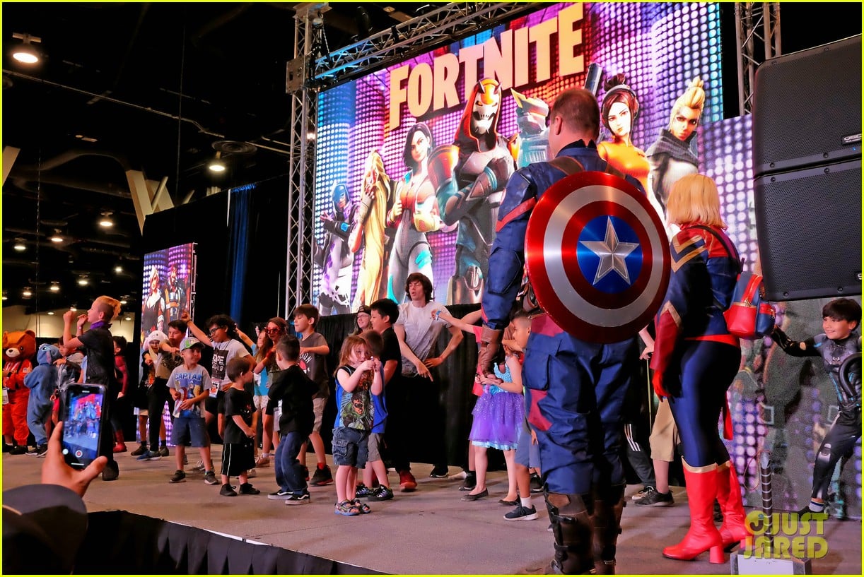 Full Sized Photo Of Fortnite Removed From Apple App Store 02 Photo 4474908 Just Jared full-sized-photo-of-fortnite-removed-from-apple-app-store-02-photo-4474908-just-jared