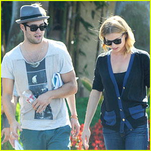 Roger Bart Boyfriend