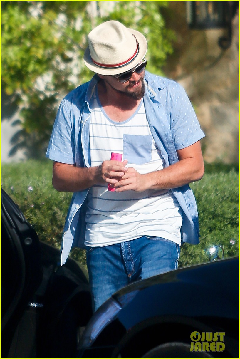 Leonardo DiCaprio enjoying a popsicle in Malibu 6/22 | Lipstick Alley