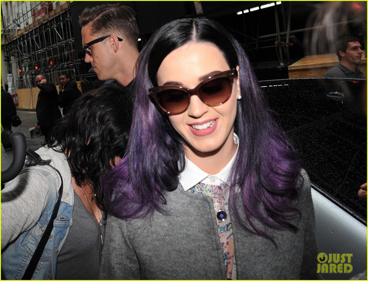 Pix :: Katy Perry & Robert @London Lovers!???? | Dek-D.com