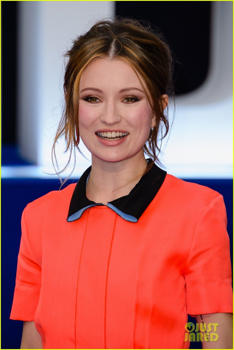 Full Sized Photo of emily browning legend premiere london 03 | Photo ...