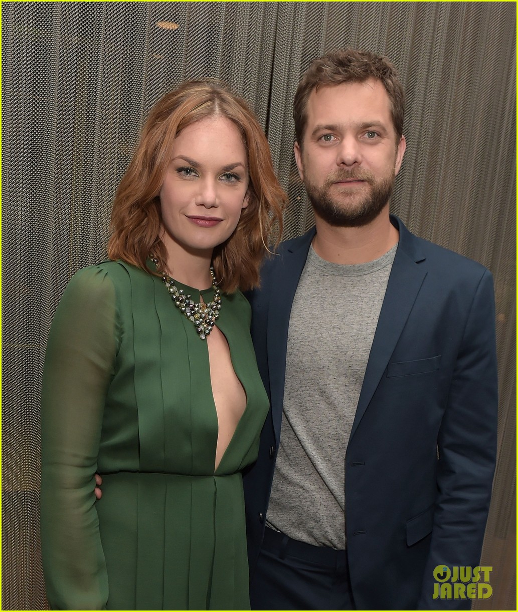 Joshua Jackson - Josh Out & About Rumours & Speculations #62: Sneakers ...